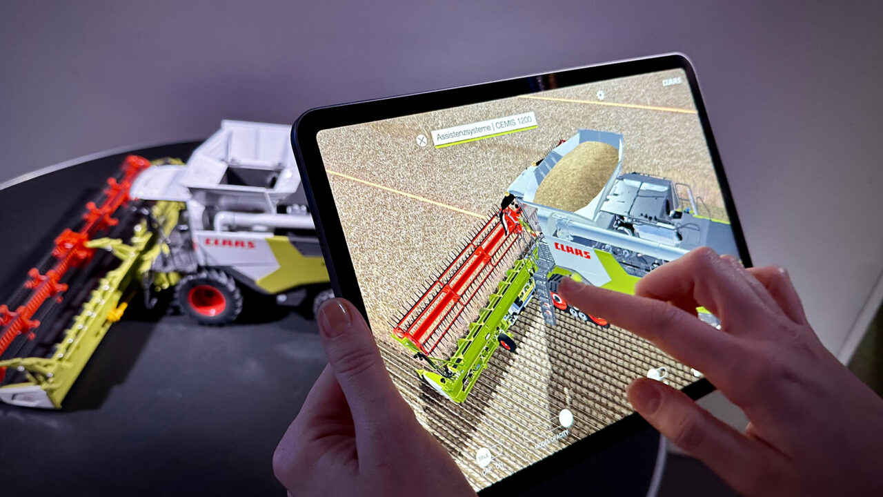 SHOW SMART Mixed Reality Presentations - LUXOOM